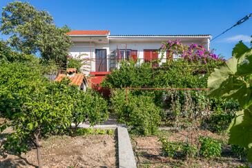 Apartments By The Sea Seget Vranjica, Trogir - 1038 - Dalmatia