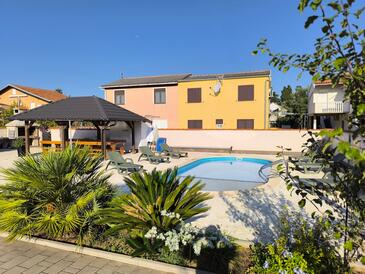 Ferienwohnungen Mit Pool Für Familien Sabunike, Zadar - 11837 - Nin
