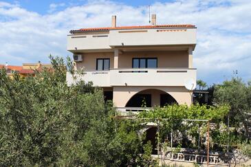 Apartamentos Y Habitaciones Con Parking Krk - 13553 - Krk