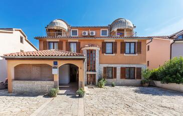 Apartmanok éS Szobák Parkolóhellyel Fazana - 13742 - Fažana