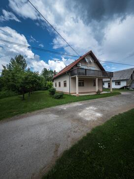 Apartments With Parking Space Smoljanac, Plitvice - 14979 - Croatia