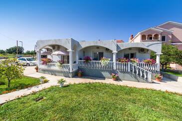 Ferienwohnungen Mit Parkplatz Zaton, Zadar - 15000 - Nin