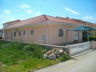 Apartments With Parking Space Vir - 18389 - ヴィル