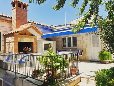 Apartamentos Junto Al Mar Pucisca, Brac - 18416 - Brač