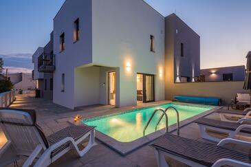 Family-friendly Apartments With Swimming Pool Vir - 18522 - Vir