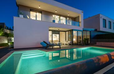 Familiehuis Met Zwembad Vantacici (Krk) - 19263 - Malinska