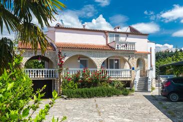 Appartementen Met Zwembad Geschikt Voor Gezinnen Met Kinderen Malinska, Krk - 19408 - Malinska