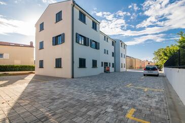 Ferienwohnungen Mit Parkplatz Malinska, Krk - 20484 - Malinska