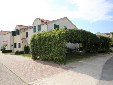 Ferienwohnungen Mit Parkplatz Srima - Vodice, Vodice - 22383 - Vodice