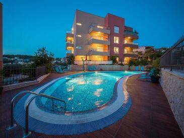 Family-friendly Apartments With Swimming Pool Okrug Gornji, ČIovo - 22587 - トロギル