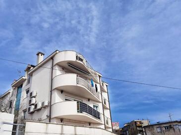 Apartments With Parking Space Split - 22796 - Split