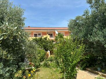 Ferienwohnungen Mit Parkplatz Vrsi - Mulo, Zadar - 23428 - Nin