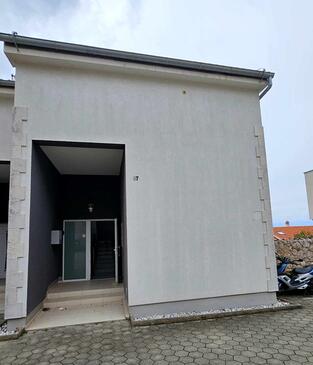 Apartments With Parking Space Njivice, Krk - 23573 - Croatia