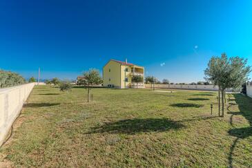 Haus Mit Parkplatz Für Familien Ninski Stanovi, Zadar - 23619 - Nin