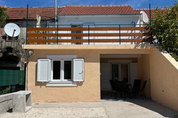 Ferienhaus Mit Parkplatz Bilice, Krka - 24006 - Šibenik