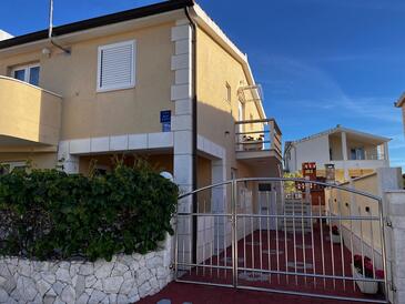 Appartements De Style Robinson Crusoé Près De La Mer Kanica, Rogoznica - 24043 - Sevid