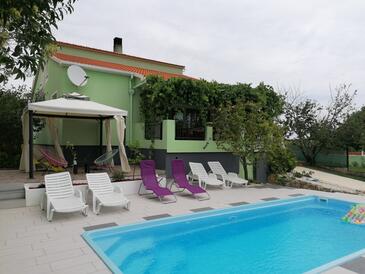 Apartamentos Con Piscina Adecuados Para Familias Con Niños Pula - 24352 - Pula