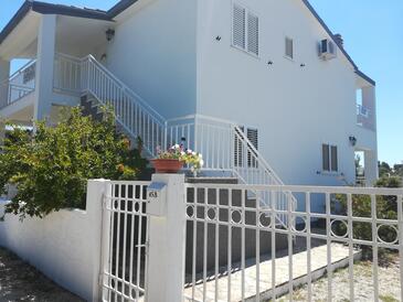 Ferienwohnungen Mit Parkplatz Razanj, Rogoznica - 24488 - Rogoznica