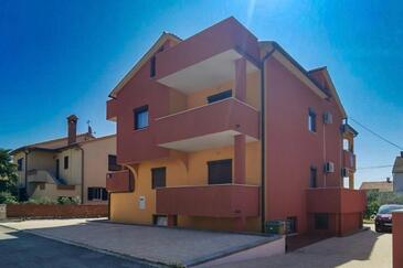 Apartments With Parking Space Novigrad - 24976 - Novigrad