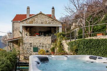 Holiday Home With Hot Tub Svinišće, Omiš - 25178 - Brač