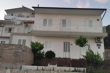 Apartments By The Sea Primošten - 25265 - Primošten