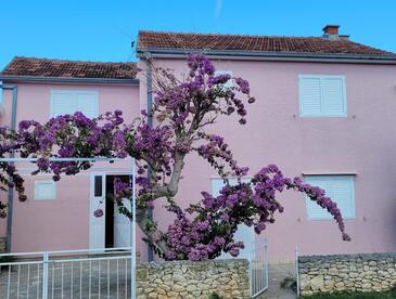 Seaside Holiday House Mirca, Brač - 25279 - Sutivan