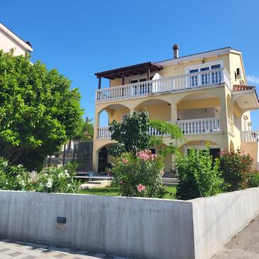 Apartments With Parking Space Sveti Filip I Jakov, Biograd - 25392 - Biograd na Moru