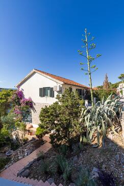Apartments By The Sea Jelsa, Hvar - 25835 - Hvar