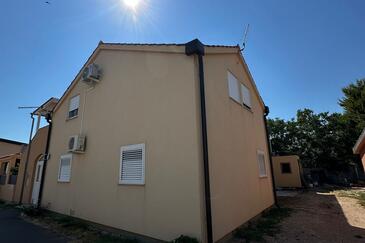Apartments With Parking Space Nin, Zadar - 25940 - Nin