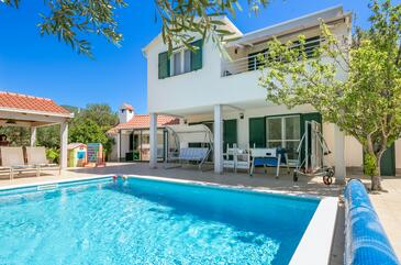 Maison Pour La Famille Avec La Piscine Plano, Trogir - 25953 - Trogir