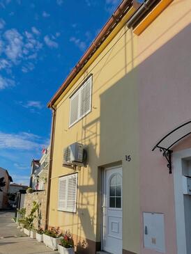 Appartements Près De La Mer Rab - 27660 - Rab