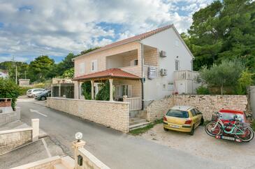 Ferienwohnungen Mit Parkplatz Postira, Brac - 2948 - Postira