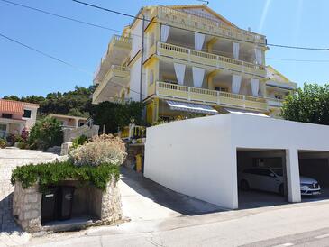 Apartamentos Con Parking Banjol, Rab - 5041 - Rab