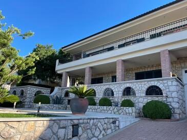 Apartments With Parking Space Novi Vinodolski - 5488 - Novi Vinodolski