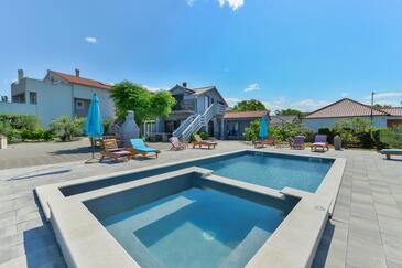 Ferienwohnungen Mit Pool Für Familien Privlaka, Zadar - 5762 - Dugi Otok