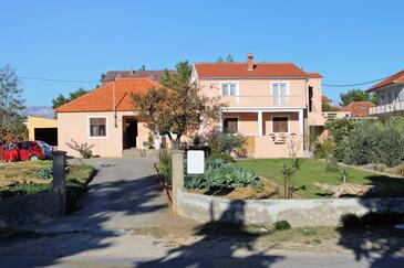 Ferienwohnungen Mit Parkplatz Privlaka, Zadar - 5849 - Alpen