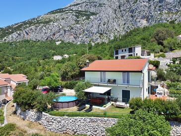 Family-friendly Apartments With Swimming Pool Gornji Tučepi - Podpeć, Makarska - 6815 - Podgora