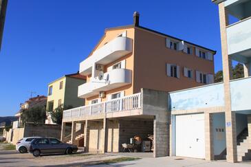 Ferienwohnungen Mit Parkplatz Seget Vranjica, Trogir - 8507 - Seget Vranjica